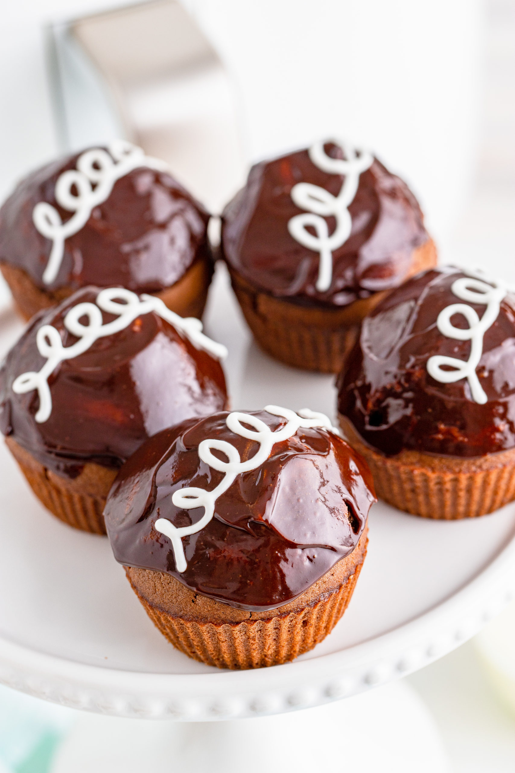 Homemade Hostess Cupcakes - easycopycatrecipe.com